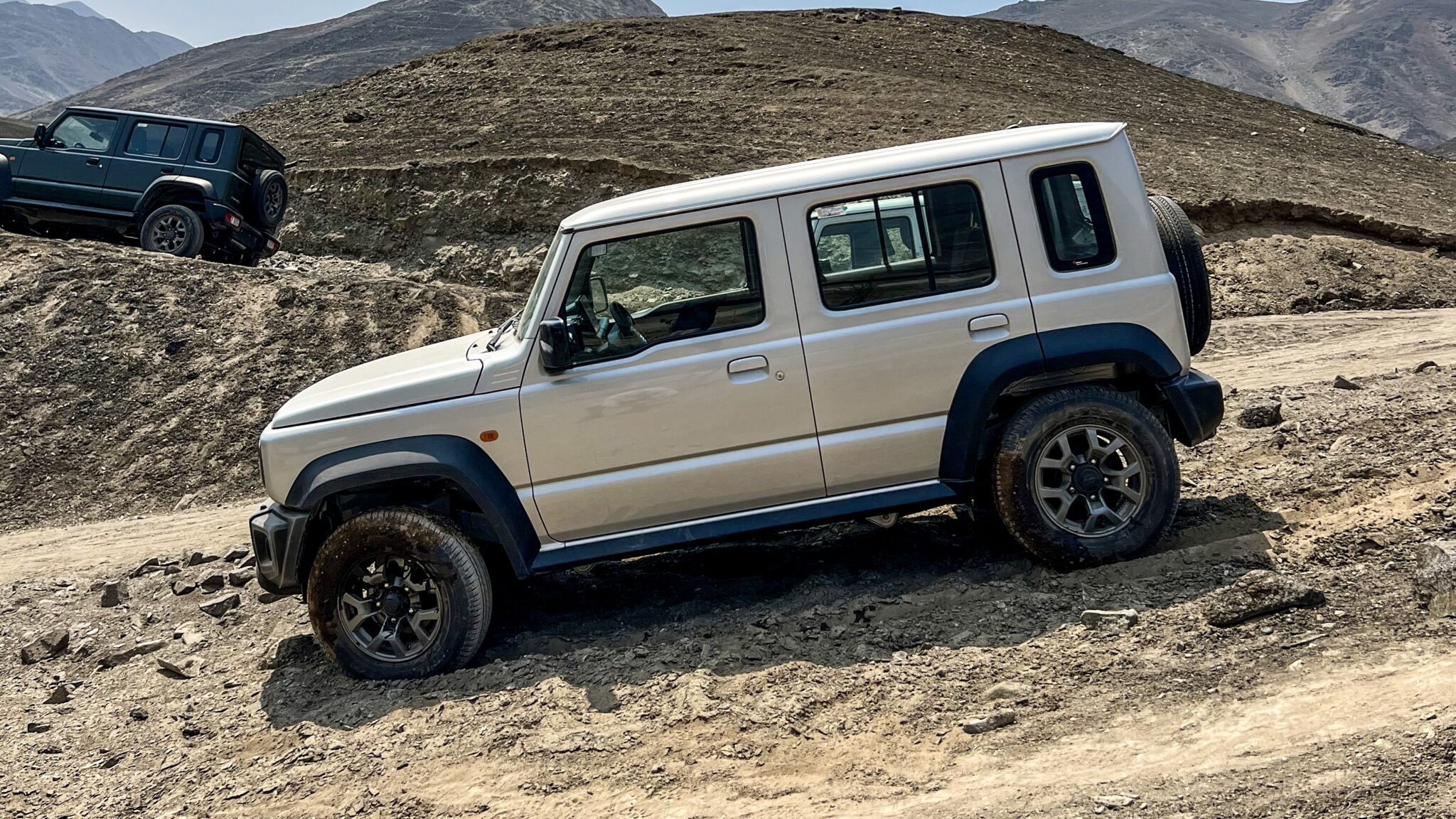 Suzuki Jimny 2024: La Revolución del Espacio con la Nueva Versión de 5 ...