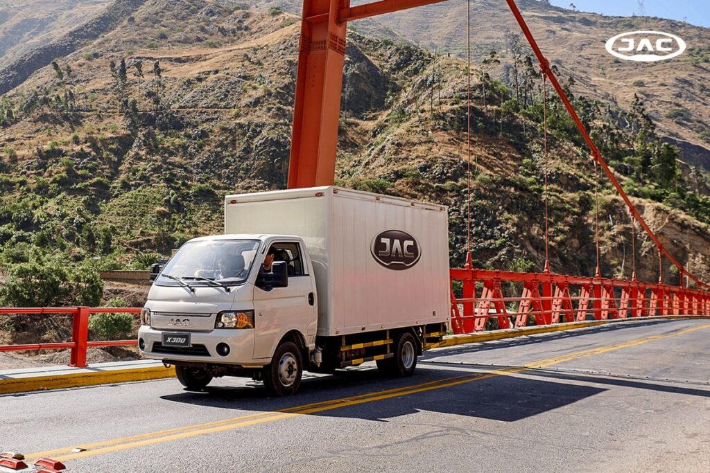 JAC Motors presenta en Perú el nuevo camión ligero JAC X300 - Auto TV Perú